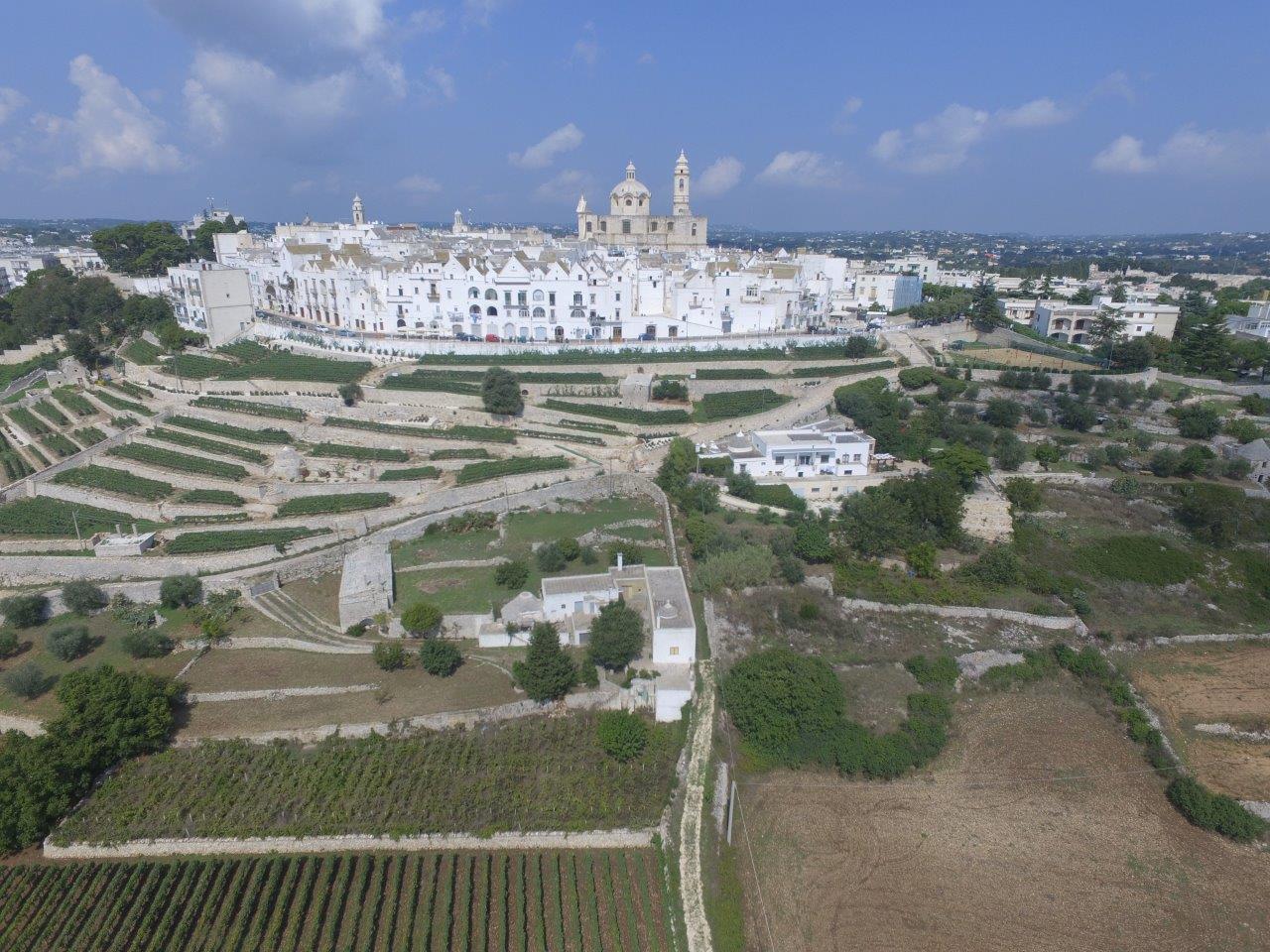 Canosa di Puglia, Locorotondo e i borghi andalusi: premiato lo studio ...