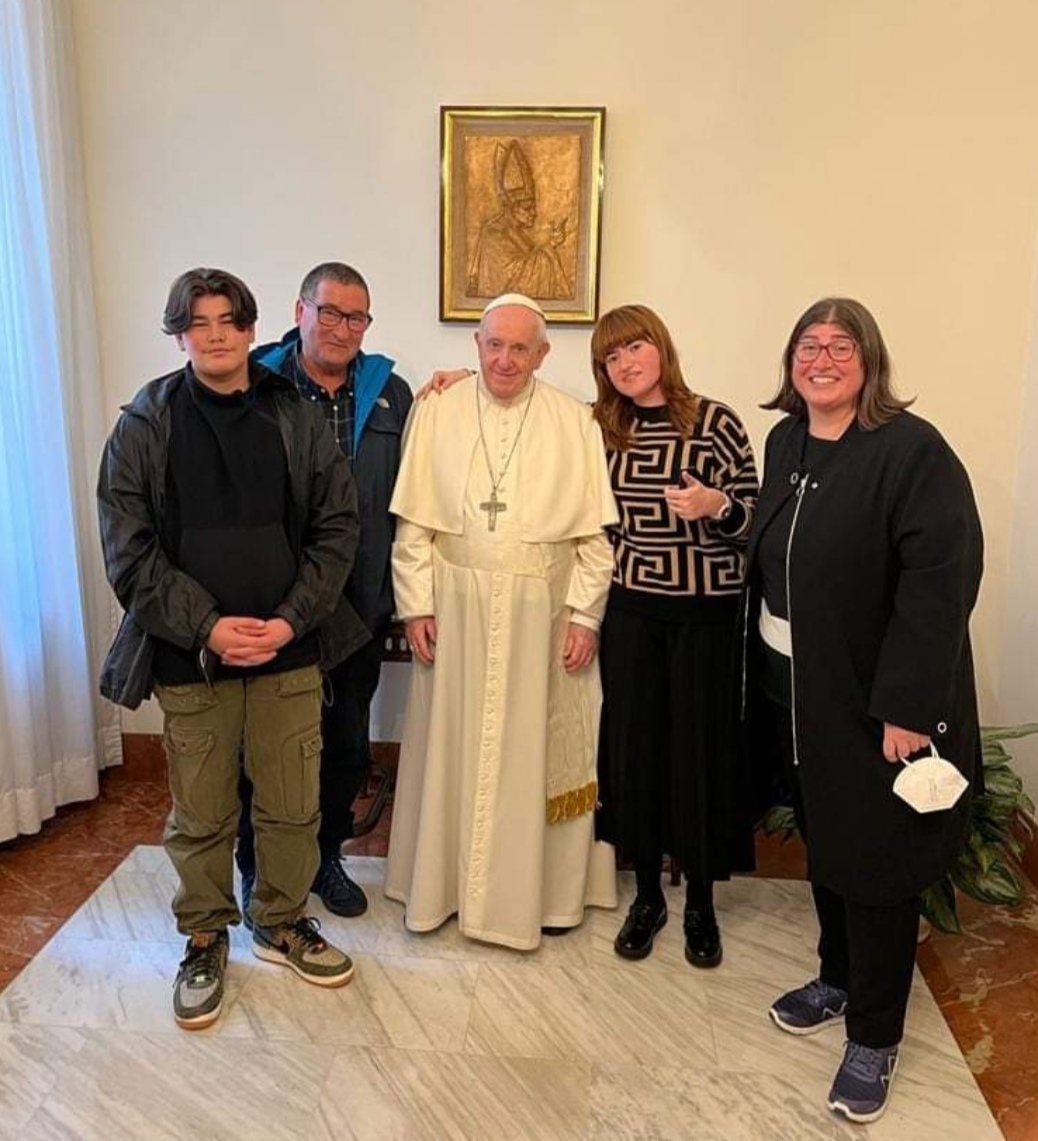 Anna, giovane musicista di Alberobello in udienza privata dal papa ...