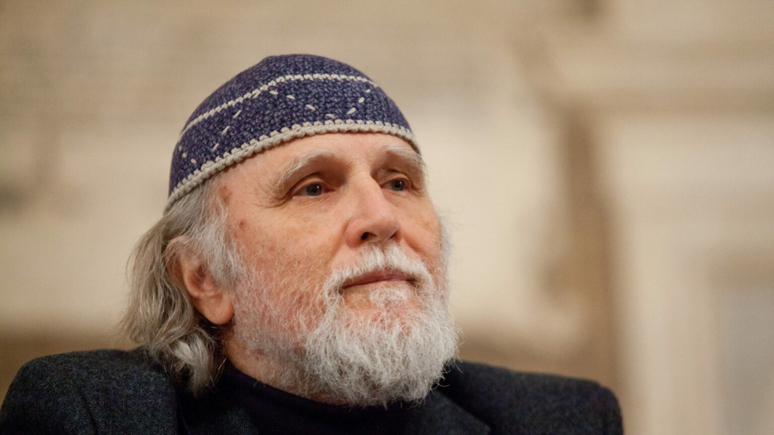 Moni Ovadia a Polignano a Mare in "Odisseo e la gara dell'arco" – Noi Notizie.