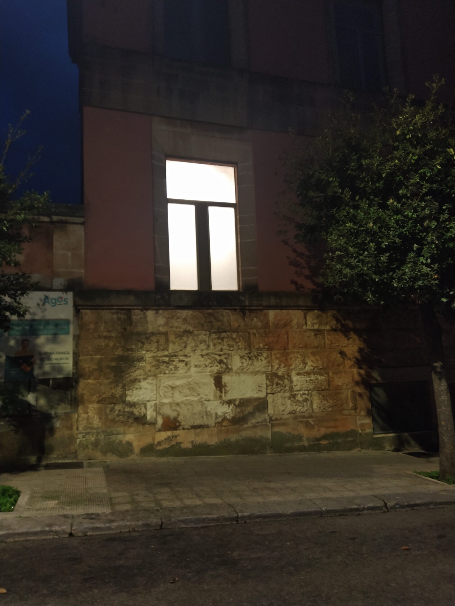 Martina Franca: luce accesa di notte nella scuola – Noi Notizie.